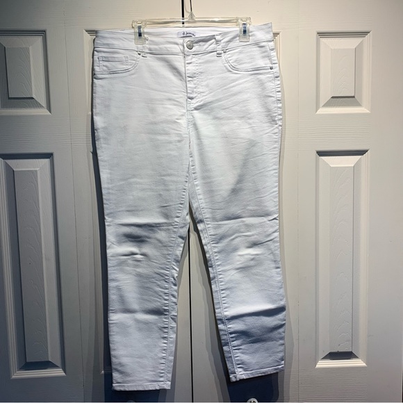 d. jeans | Jeans | D Jeans White Cropped Denim Jeans Size 4 Summer ...